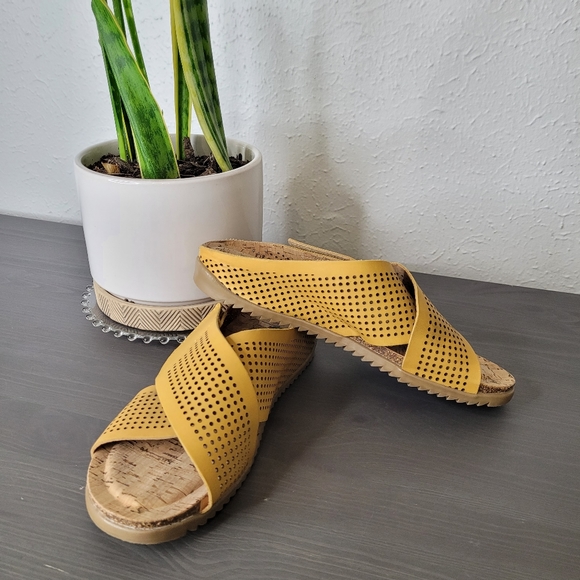BIONATURA | Shoes | Bionatura Cork Bed Cushioned Foot Bed Golden ...